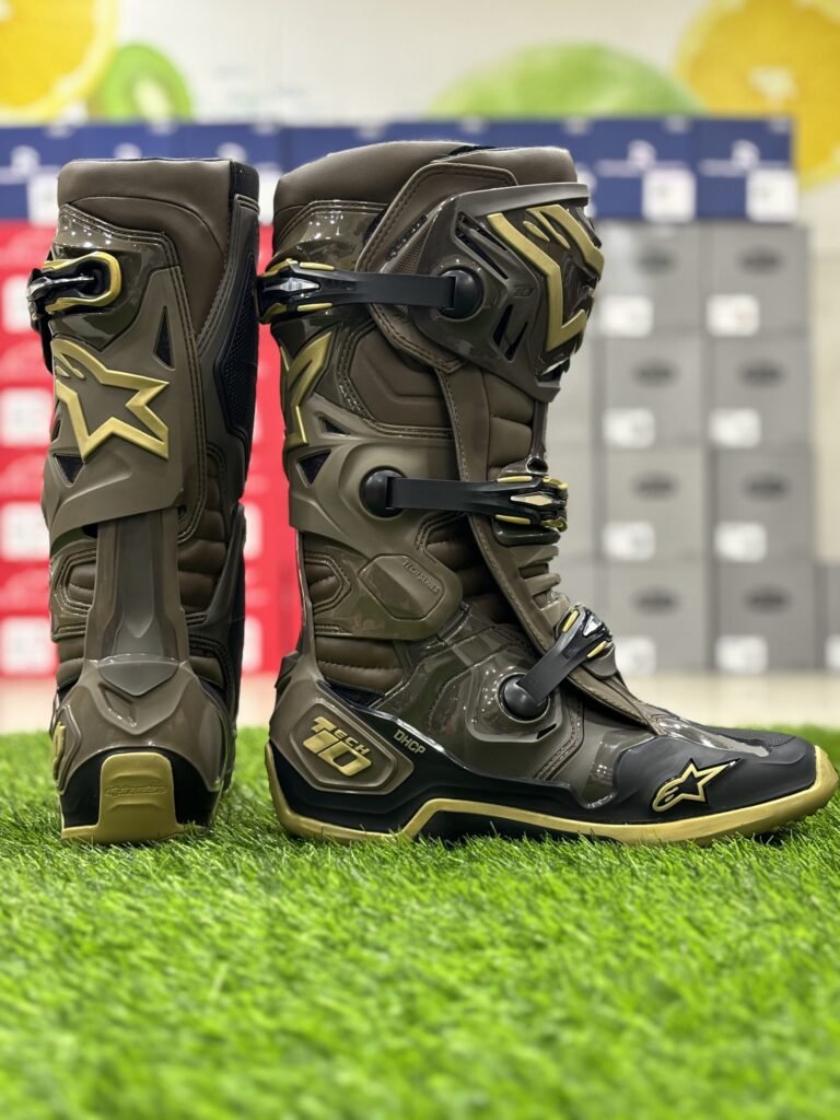 ALPINESTARS TECH 10 BOOTS – USA 10 LE – Race Import